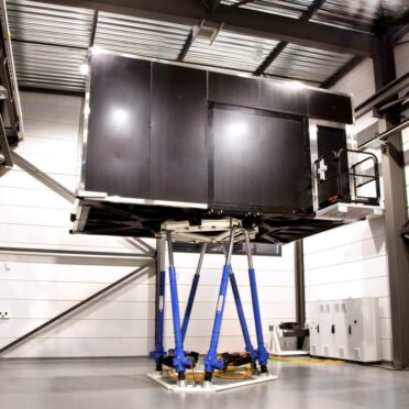 Hexapode high-precision submarine simulator